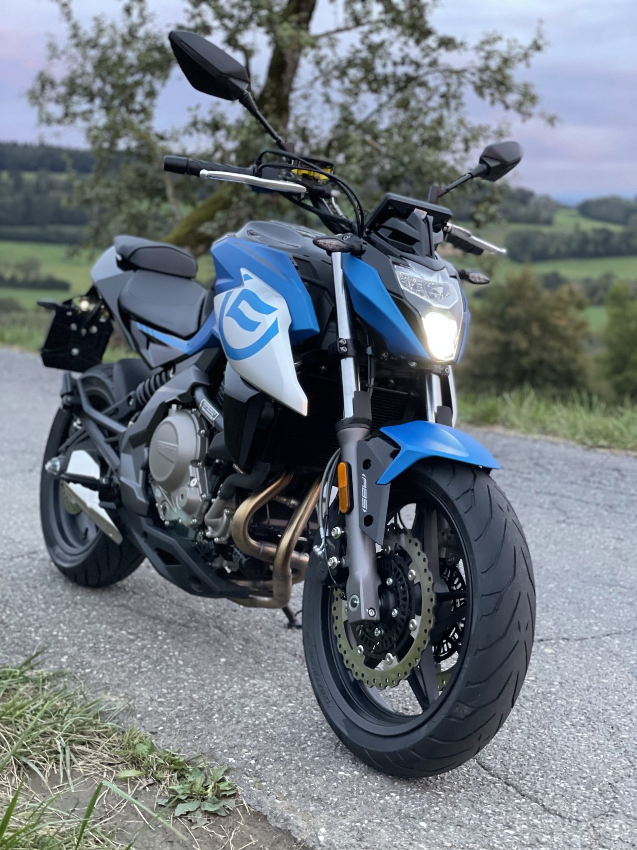 SHOOTING PHOTOS - CFMOTO NK650 - Motos Live Genève