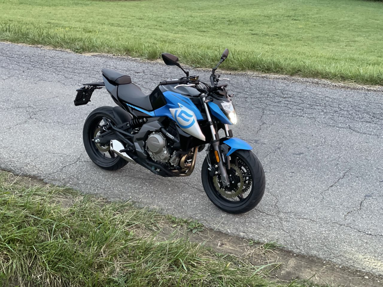 SHOOTING PHOTOS - CFMOTO NK650 - Motos Live Genève